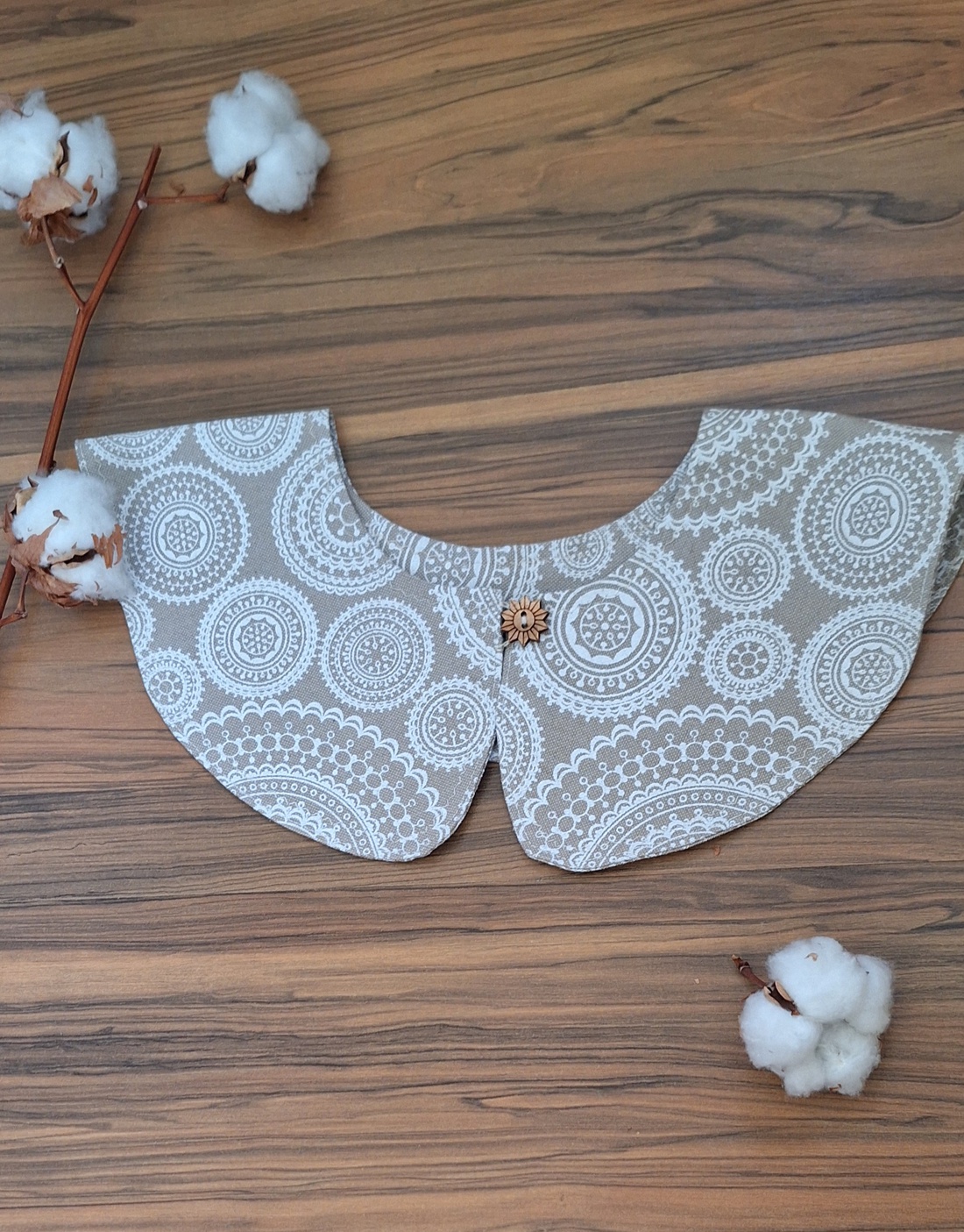 Guler detasabil bej- Artynos.ro